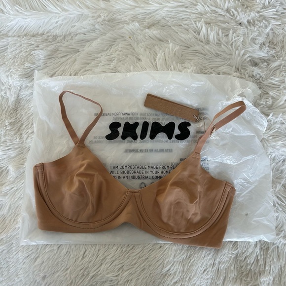 SKIMS | Intimates & Sleepwear | New Skims Bra | Poshmark